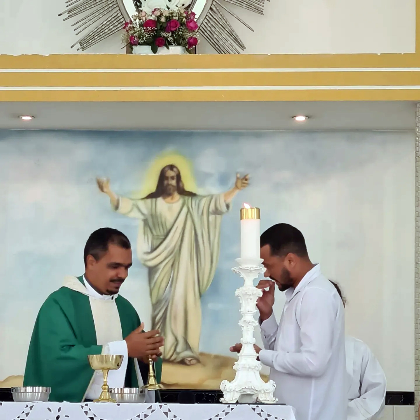Primeira Eucaristia de Adultos em Resplendor | Diocese de Valadares